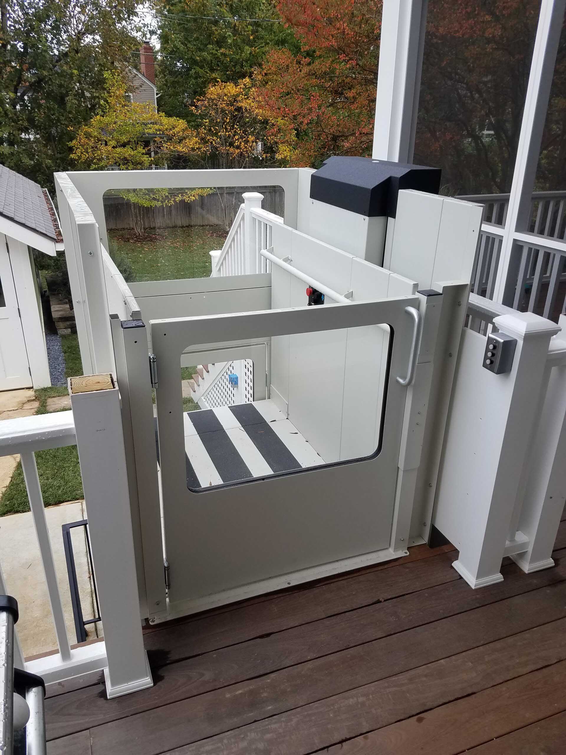 SHC Vertical Platform Lift: Secure and Reliable Vertical Access | 101 ...