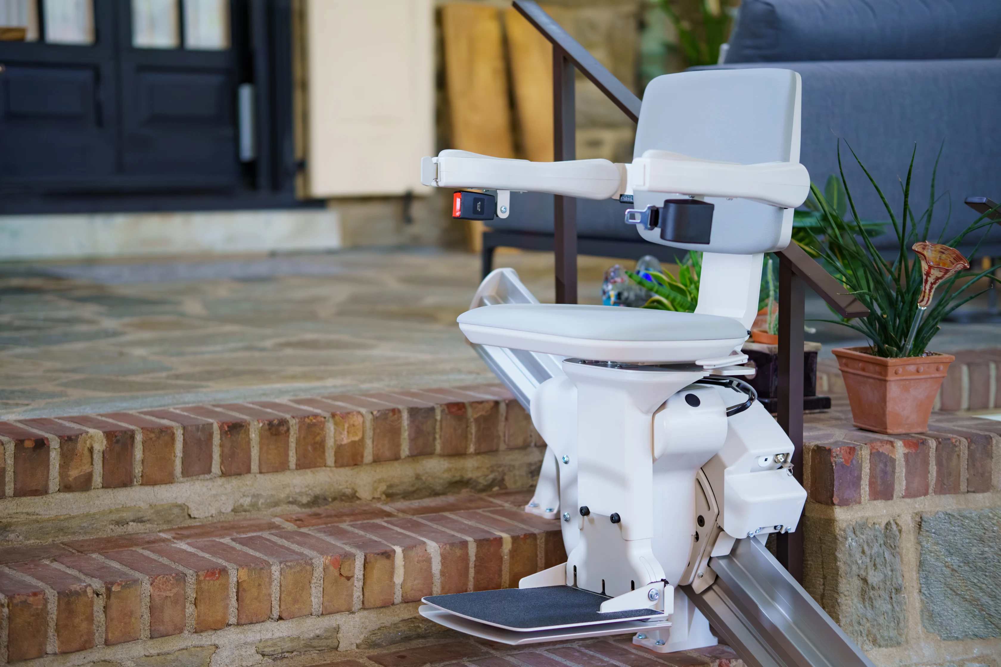 Bruno Elite Straight Rail Stairlift: Premium Comfort and Safety | 101 ...